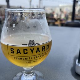 SACYARD COMMUNITY TAP HOUSE - Updated July 2025 - 390 Photos & 281 ...