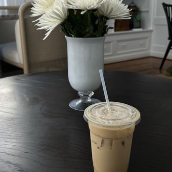 THE QUARTERS COFFEE HOUSE - Updated November 2024 - 310 Photos & 116 ...