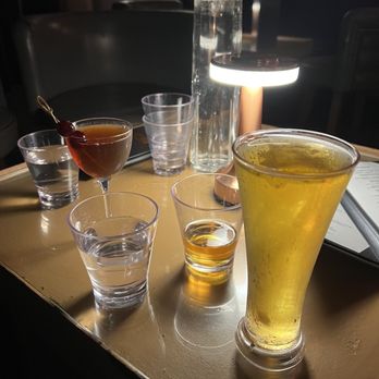 BAR HUGO - Updated December 2025 - 174 Photos & 130 Reviews - 525 ...