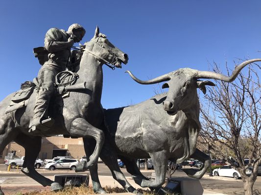 JOHN SIMPSON CHISUM EQUESTRIAN STATUE - 400-424 N Main St, Roswell, New ...