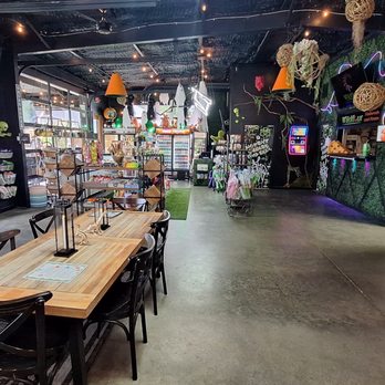 DISTRICT SQUARE FOOD HALL - Updated December 2025 - 35 Photos - 506 N ...