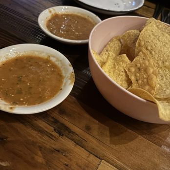 HUMO - Updated December 2025 - 104 Photos & 66 Reviews - 6899 Oak Hill ...