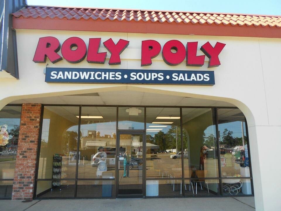 ROLY POLY - Updated December 2025 - 2241 Maplewood Dr, Sulphur ...