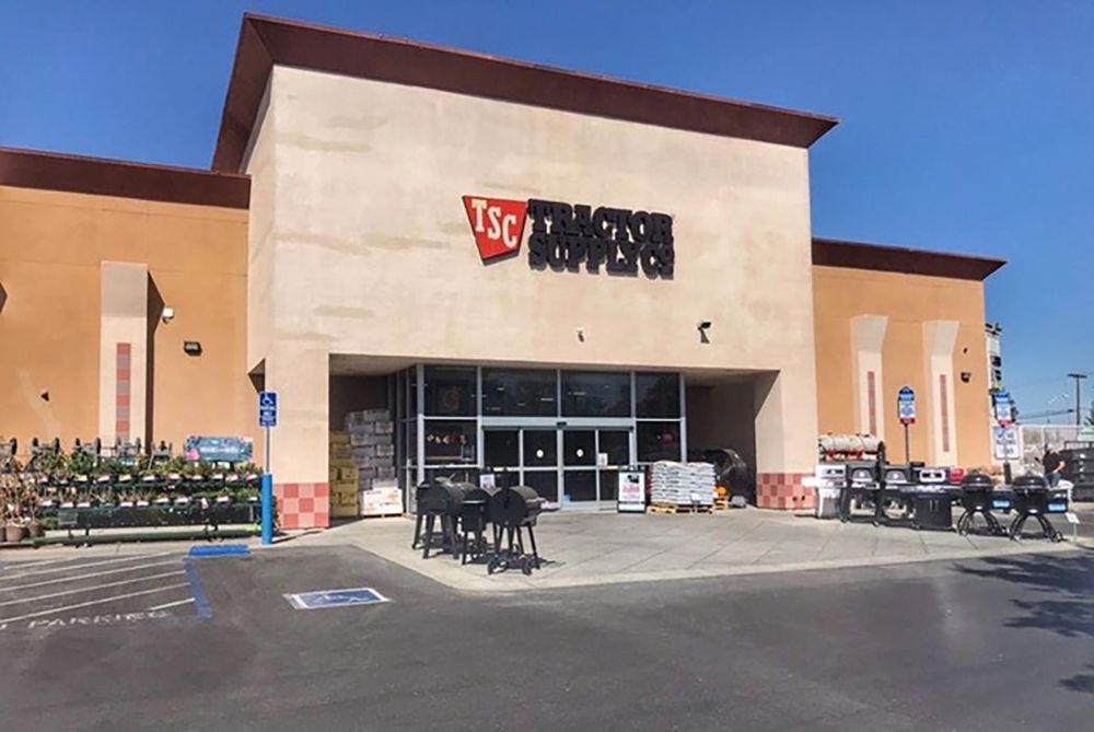 TRACTOR SUPPLY - Updated May 2026 - 16 Reviews - 201 N Walnut Rd ...