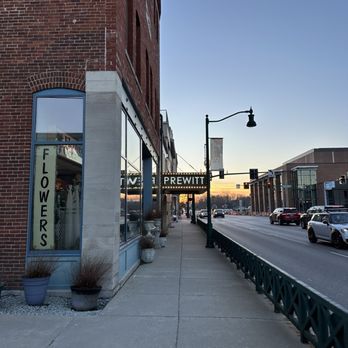 THE PREWITT - Updated June 2024 - 320 Photos & 143 Reviews - 121 W Main ...