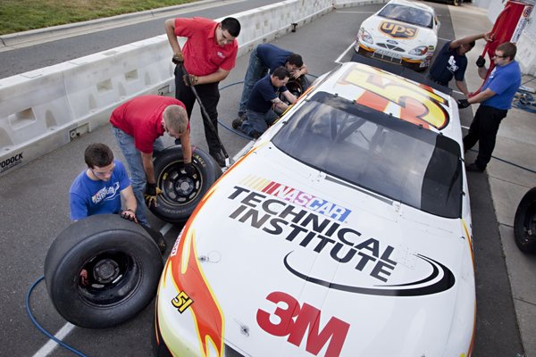NASCAR TECHNICAL INSTITUTE - Updated April 2025 - 10 Photos & 10 ...