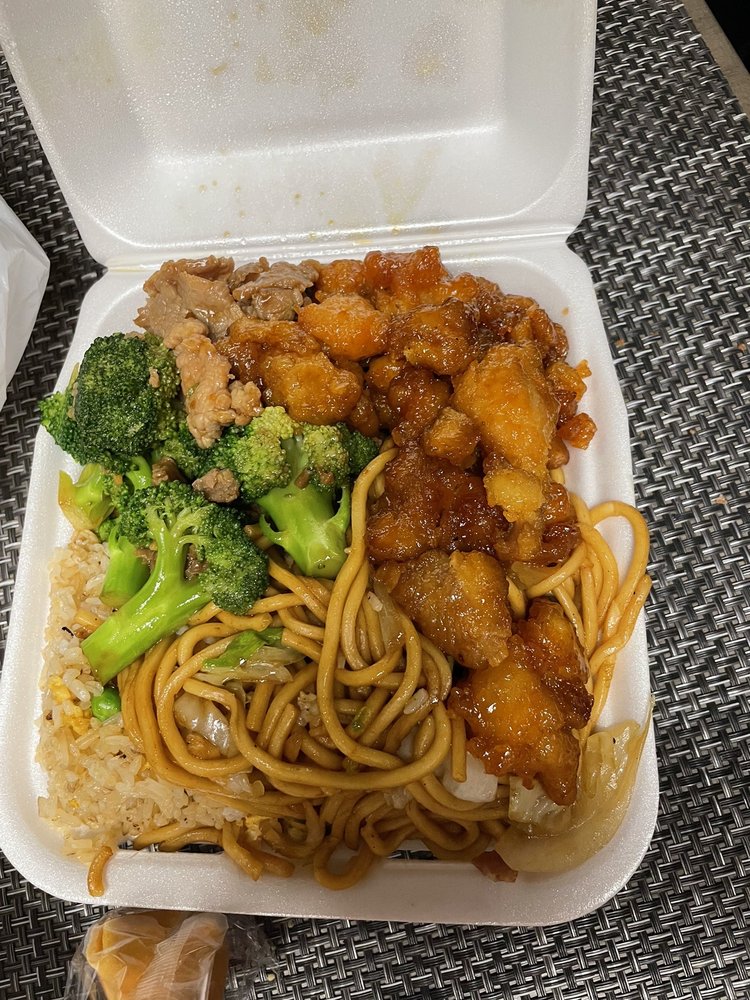 STAR WOK - Updated October 2025 - 42 Photos & 92 Reviews - 2062 N Mills ...