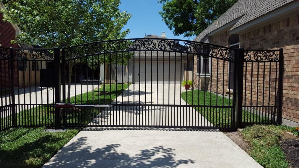 ALEX FENCE COMPANY: RESIDENTIAL GATE & FENCE INSTALLATION - Updated ...