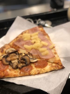 VILLAGE ROAD PIZZERIA - 178 Photos & 304 Reviews - 4123 Norse Way, Long ...