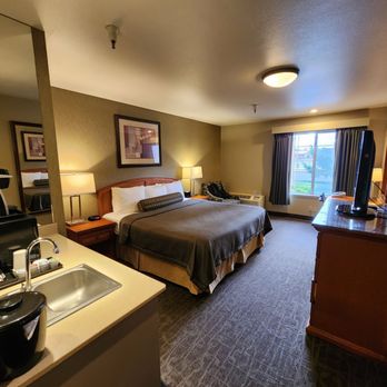 REDMOND INN - Updated October 2025 - 70 Photos & 75 Reviews - 17601 ...