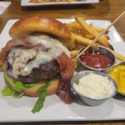 CRAFT 60 TAPHOUSE & GRILL - 129 Photos & 101 Reviews - 14346 Warwick ...