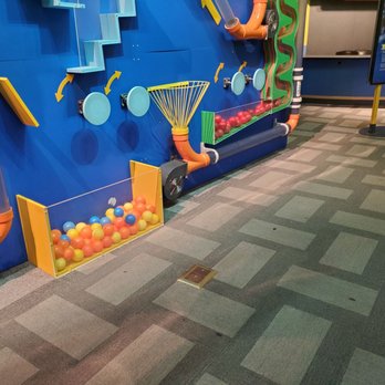 SCIENCE CENTER OF IOWA - Updated December 2025 - 216 Photos & 68 ...