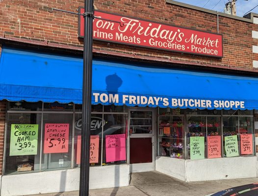 TOM FRIDAYS MARKET - Updated December 2025 - 40 Photos & 39 Reviews ...
