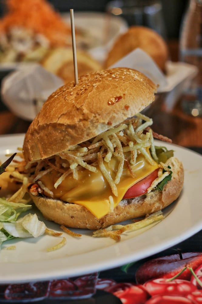 MIDPOINT - 10 Photos - Palladium AVM, İstanbul, Turkey - Fish & Chips ...