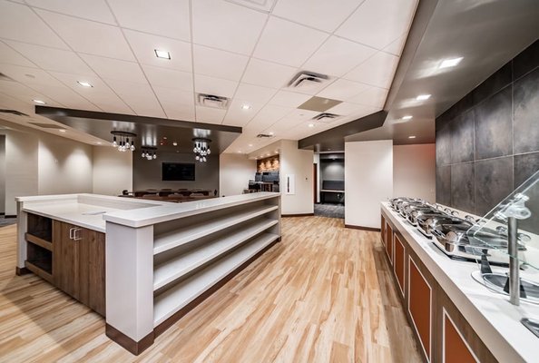 THE VALLEY PHYSICIAN LOUNGE - Updated March 2024 - 1 Wyoming St, Dayton ...