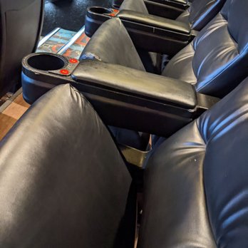 AMC DINE-IN THOROUGHBRED 20 - Updated December 2025 - 190 Photos & 319 ...