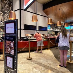 MONEYLINE PIZZA & BAR - Updated August 2024 - 1284 Photos & 978 Reviews ...