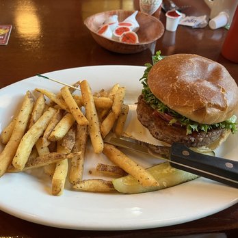 WHISTLE STOP ALE HOUSE - Updated September 2025 - 367 Photos & 498 ...