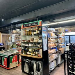 COCO’S ITALIAN MARKET - Updated July 2025 - 525 Photos & 725 Reviews ...