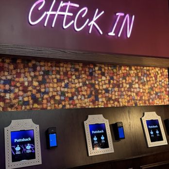 PUTTSHACK - OAKBROOK - Updated December 2025 - 482 Photos & 301 Reviews ...