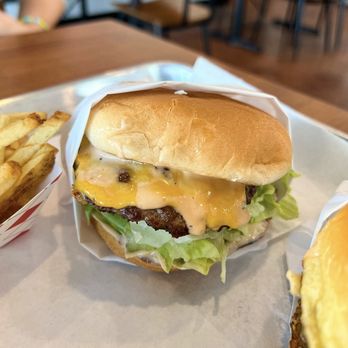 WORLD BURGERS - Updated March 2025 - 171 Photos & 129 Reviews - 8330 ...