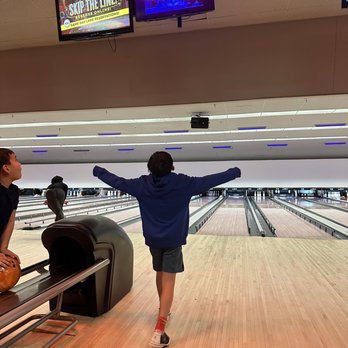 AMF PINOLE VALLEY LANES - Updated December 2024 - 145 Photos & 327 ...