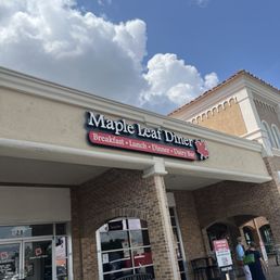 MAPLE LEAF DINER - Updated January 2026 - 5250 Photos & 4063 Reviews ...