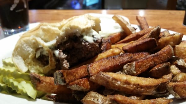 WHEELOCK INN - Updated December 2025 - 13 Photos & 27 Reviews - 82 ...