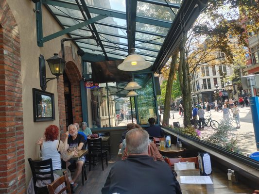 BLACK FROG EATERY - 187 Photos & 214 Reviews - 108 Cambie Street ...