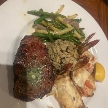 CEDAR CREEK INN - 1040 Photos & 1008 Reviews - 20 Pointe Dr, Brea ...