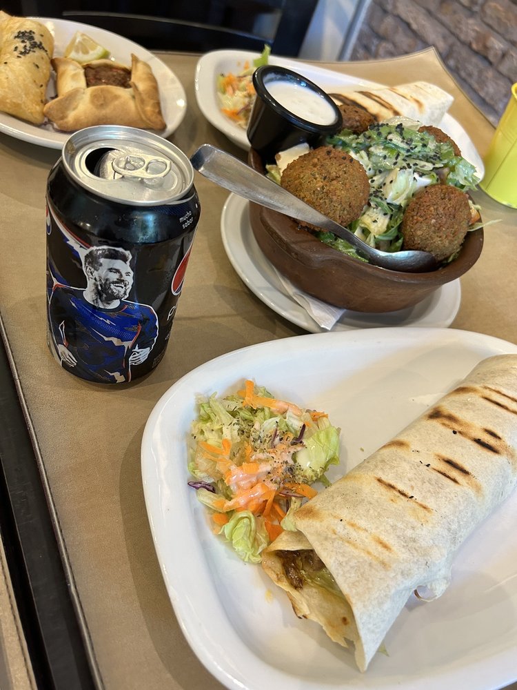 AL RAWSHE - Updated December 2024 - 24 Photos & 16 Reviews - Av. Santa ...