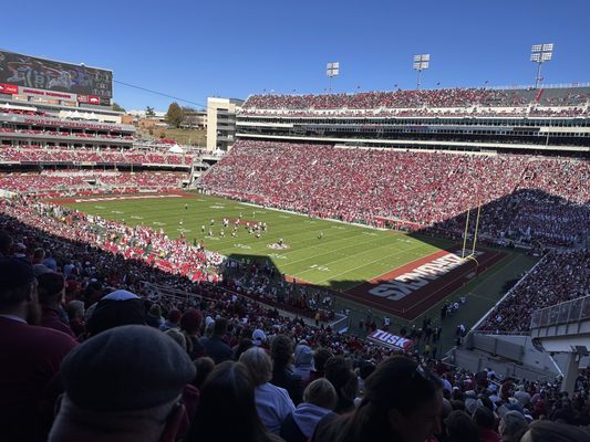 DONALD W. REYNOLDS RAZORBACK STADIUM - Updated November 2024 - 93 ...