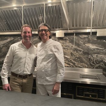 LSL - Updated October 2025 - 52 Photos - 2066 Avenue Road, Toronto ...