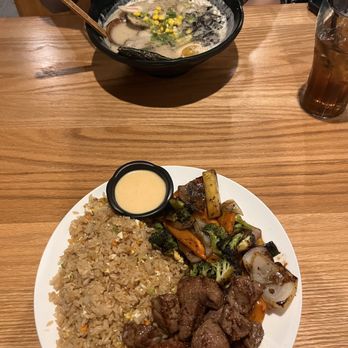 WILD GOJI REVOLVING SUSHI & BAR - Updated June 2025 - 1976 Photos ...