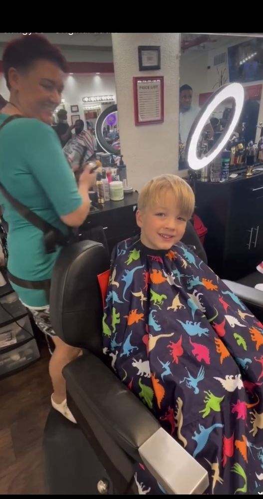 THE HAIR PORT BARBERSHOP II - Updated April 2025 - 16 Photos - 2621 ...