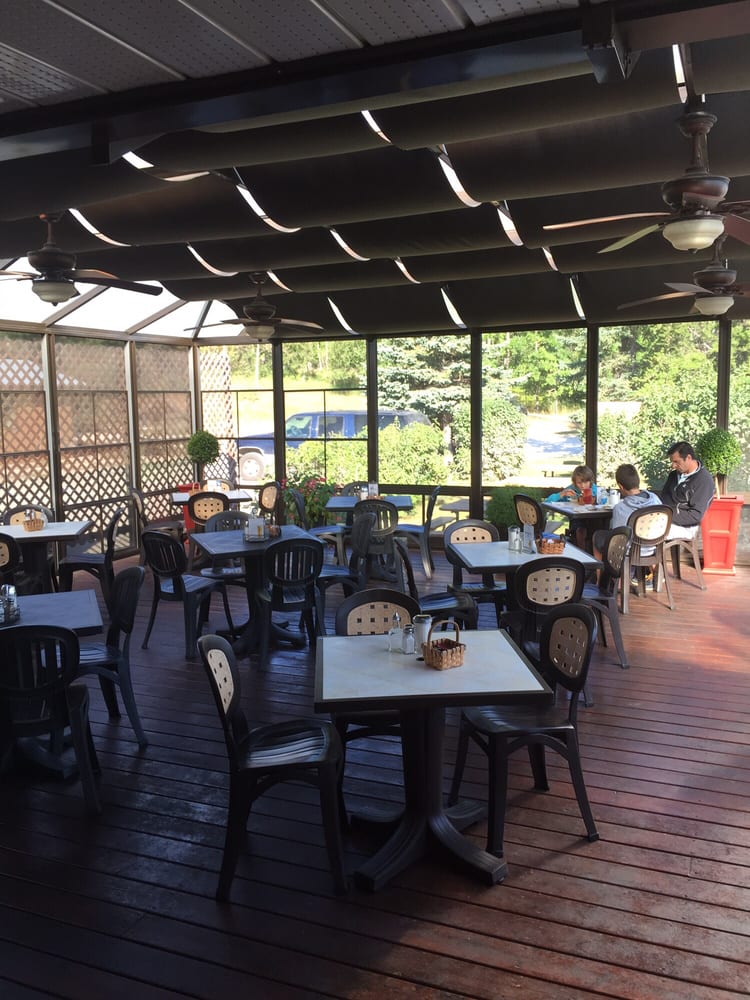 NITE HAWK CAFE - Updated July 2025 - Highway 44, West Hawk Lake ...