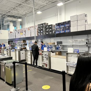 BEST BUY - Updated September 2025 - 22 Photos & 14 Reviews - 230 Calle ...
