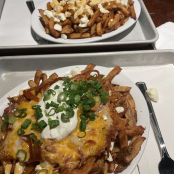 POUTINE CENTRALE - Updated December 2025 - 233 Photos & 181 Reviews ...