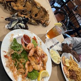 COSTAS INN - Updated December 2025 - 532 Photos & 443 Reviews - 4100 N ...