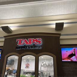 TAPS FISH HOUSE & BREWERY - Updated January 2026 - 123 Photos & 61 ...