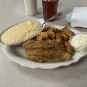 HARBOR INN SEAFOOD RESTAURANT - Updated December 2025 - 162 Photos ...