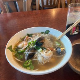 LOCAL PHO - 314 Photos & 511 Reviews - 2230 3rd Ave, Seattle ...