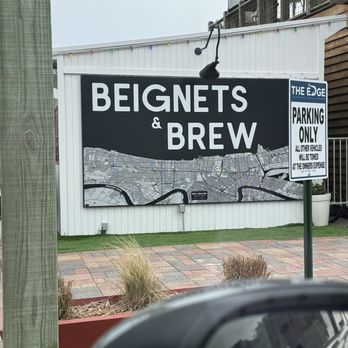 BEIGNETS & BREW - Updated April 2024 - 58 Photos & 33 Reviews - 302 ...