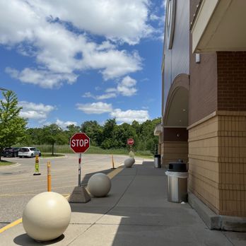 TARGET - Updated August 2025 - 59 Photos & 35 Reviews - 27100 Wixom Rd ...