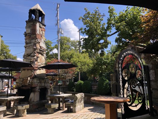 STONE MAD PUB - Updated August 2024 - 184 Photos & 225 Reviews - 1306 W ...