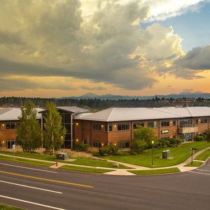 CALDERA FAMILY MEDICINE - 16 Photos - 2564 NE Courtney Dr, Bend, Oregon ...