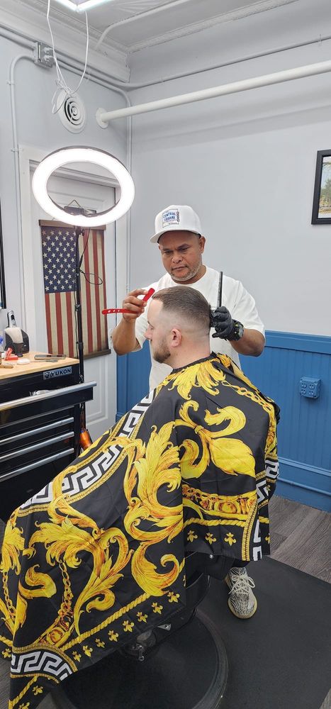 CENTRAL SQUARE BARBERSHOP BY MISAEL - Updated October 2025 - 27 Photos ...