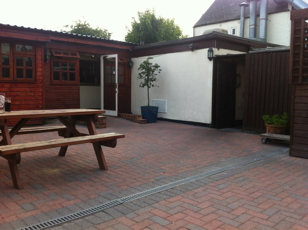 WHITMINSTER INN - Updated May 2024 - Gloucester, United Kingdom - Pubs ...