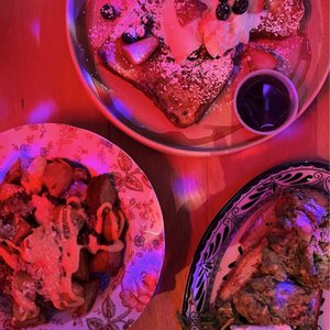 SANTA’S SECRET TREEHOUSE - Updated January 2025 - 10 Photos - 149 W ...