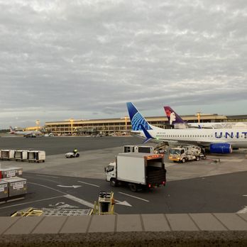 DANIEL K INOUYE INTERNATIONAL AIRPORT - HNL - Updated May 2024 - 5861 ...